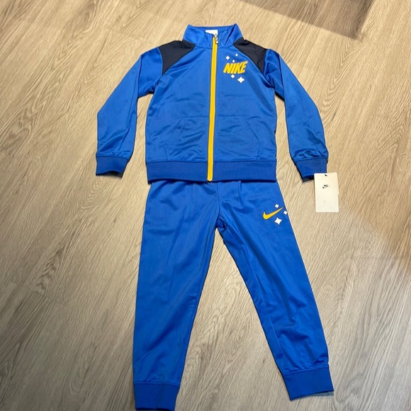 Nike | Matching Sets | Nwt Nike 2 Piece Jogger Set | Poshmark